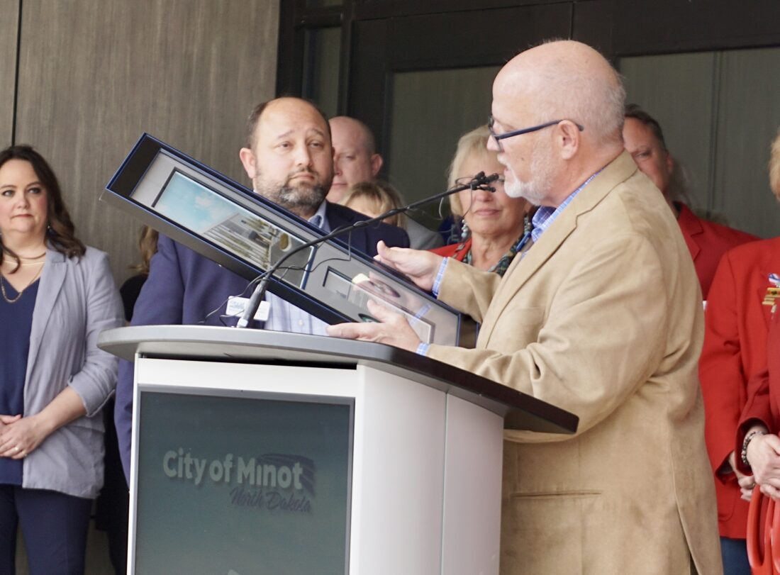 Residents tour new city offices | News, Sports, Jobs - Minot Daily News